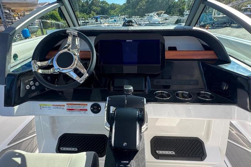 2026 Monterey Elite 30 – Luxury Boat For Sale - Rhode River Boat Sales