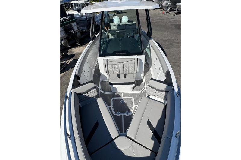 2026 Monterey Elite 30 – Luxury Boat For Sale - Rhode River Boat Sales