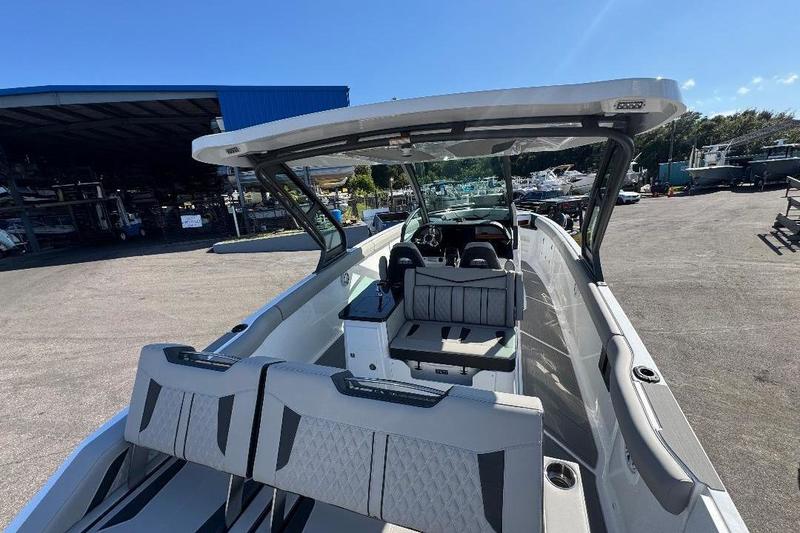 2026 Monterey Elite 30 – Luxury Boat For Sale - Rhode River Boat Sales